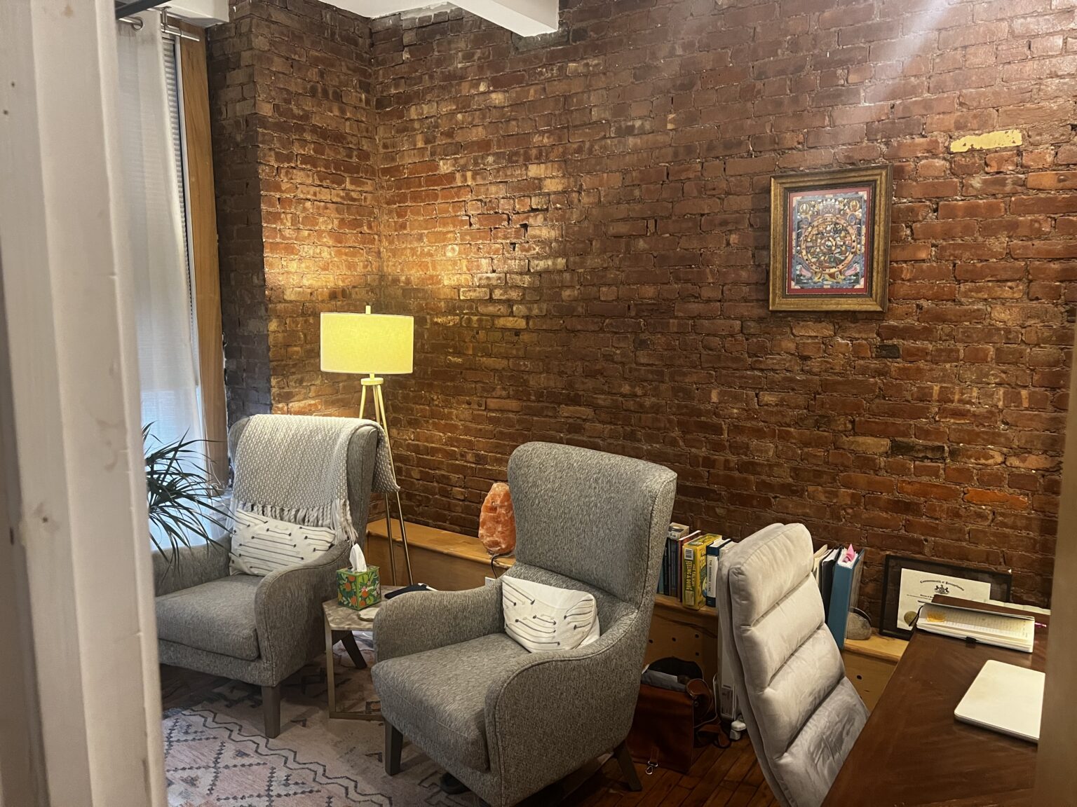 Professional Therapist Rooms in NYC | Flexible Booking Options